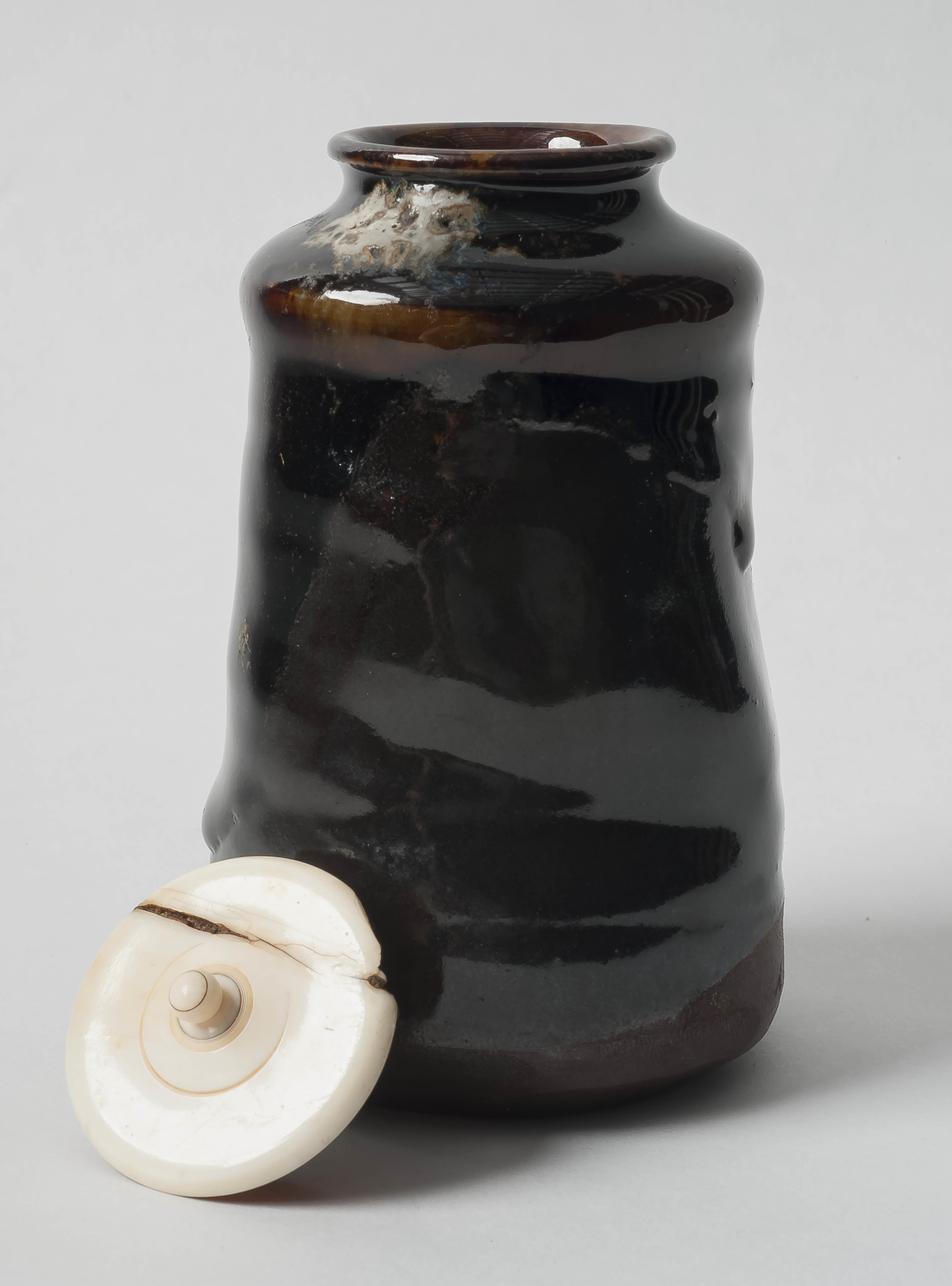 Chaire in the Iga-yaki style - Bilbao Museoa