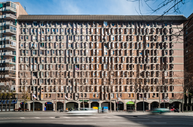 Edificio de viviendas en avinguda Meridiana - La Casa de la Arquitectura