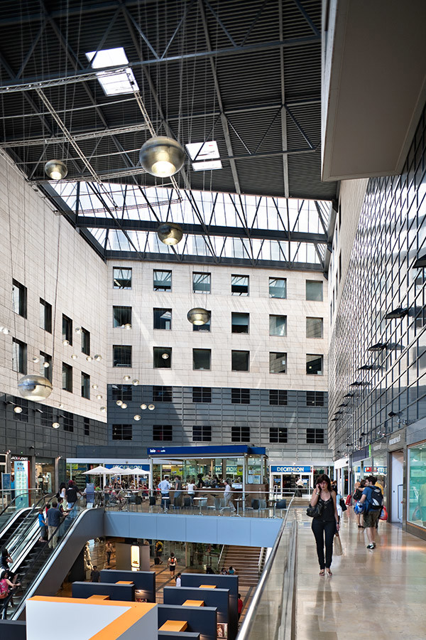 Edificio l'Illa Diagonal - La Casa de la Arquitectura