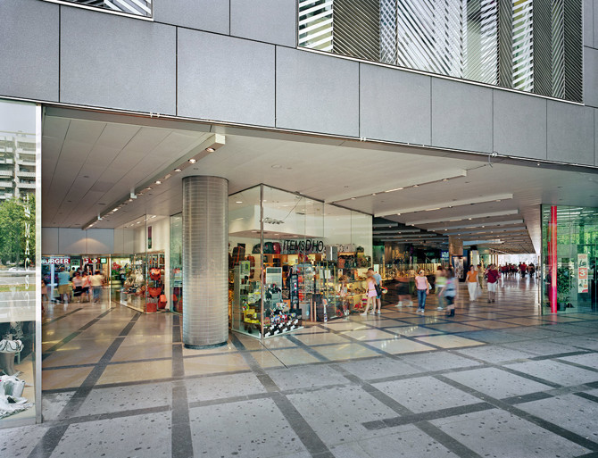 Edificio l'Illa Diagonal - La Casa de la Arquitectura