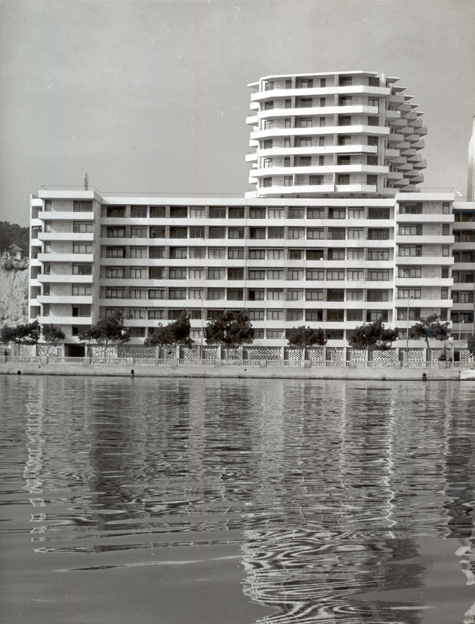 Edificio La Caleta - La Casa de la Arquitectura