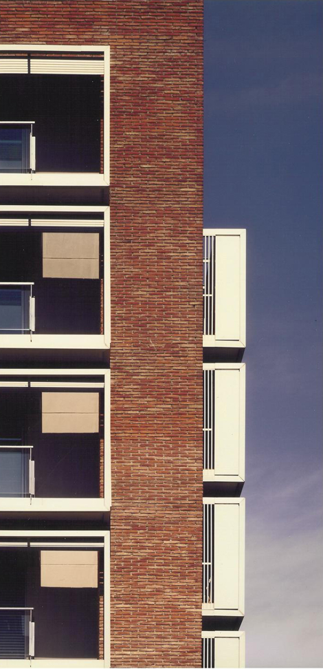 Edificio de viviendas en la calle Doctor Fleming - La Casa de la Arquitectura