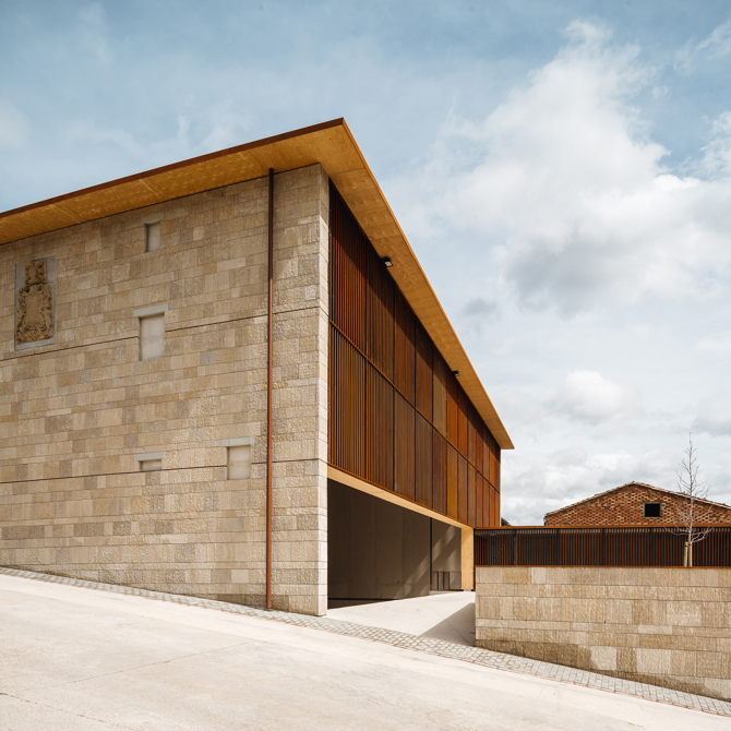 Frontón Maeztu - La Casa de la Arquitectura