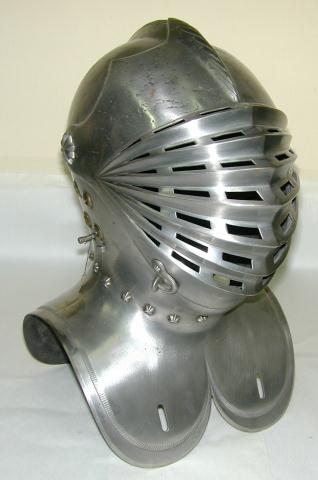 Celada según modelos del siglo XVI - Mis Museos