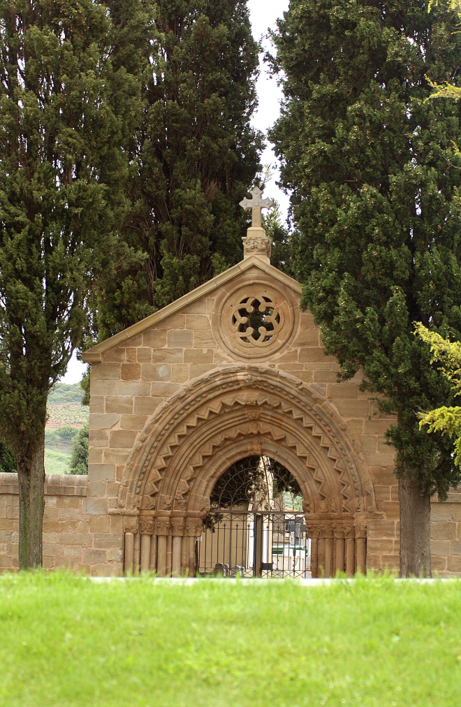 Puerta del cementerio de Navarrete - Attraction - La Rioja Turismo